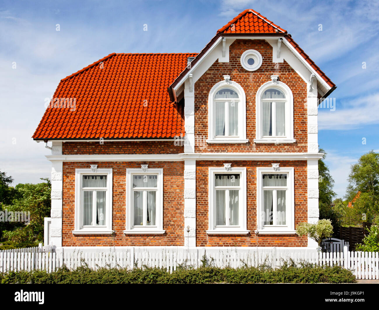 house, building, at home, home, dwelling house, residential building ...