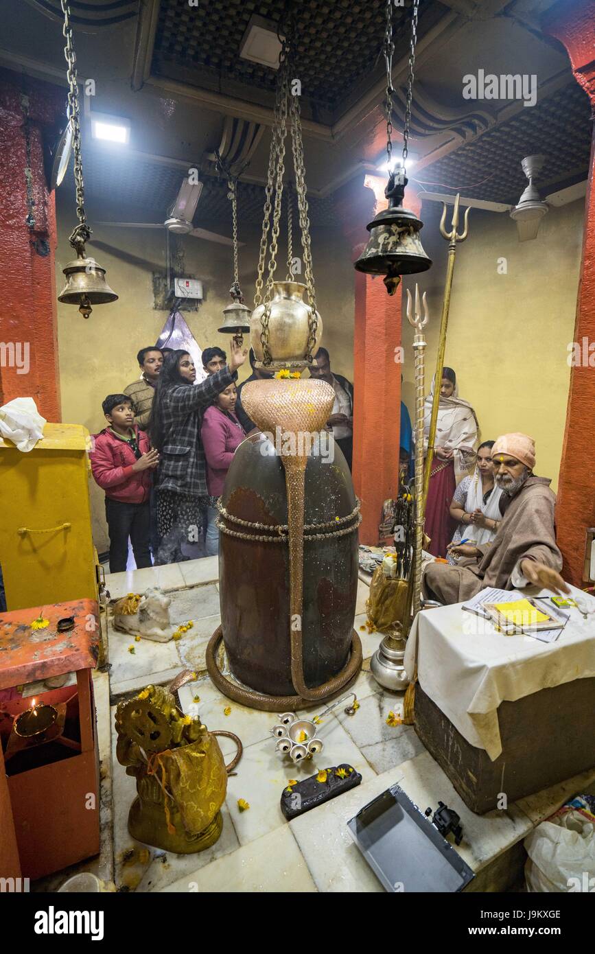 Shivling in temple hi-res stock photography and images - Alamy