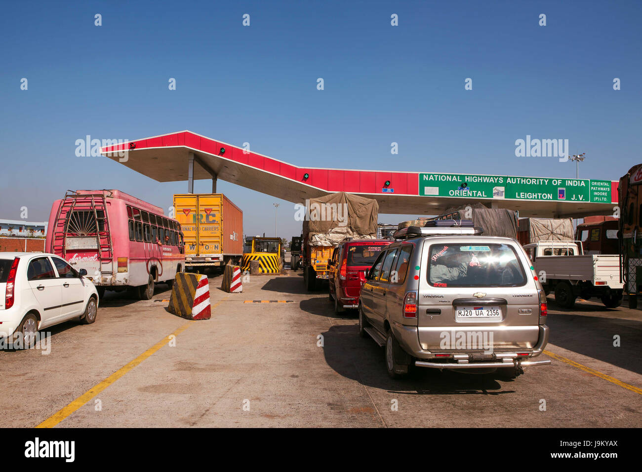 Check post on national highway hi-res stock photography and images - Alamy