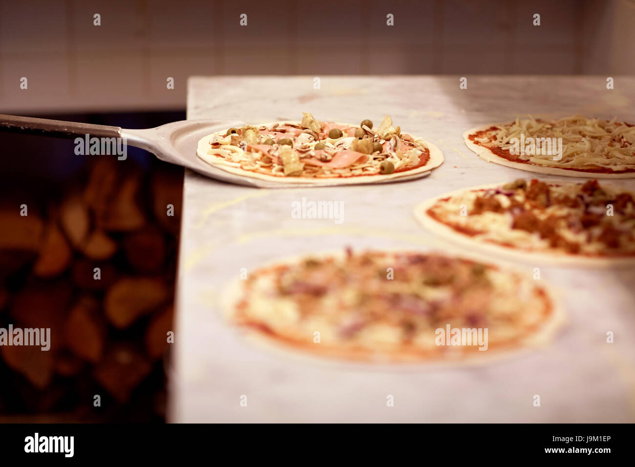 Pizzeria shovel hi-res stock photography and images - Alamy