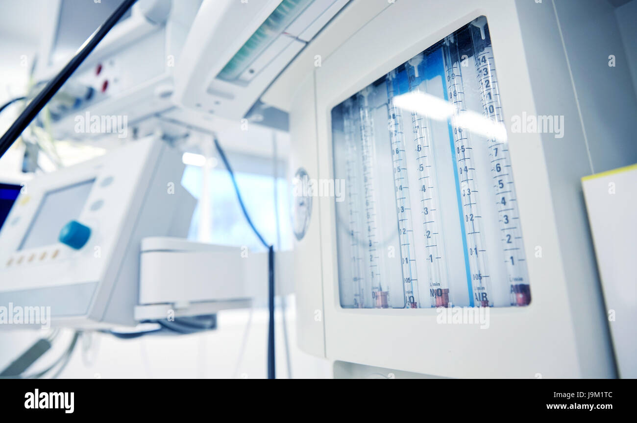 anesthesia machine at hospital operating room Stock Photo - Alamy