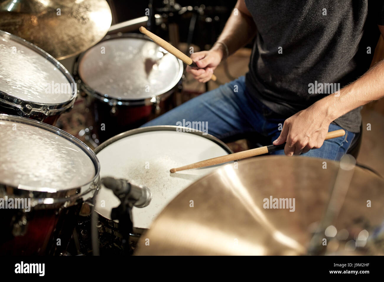 Cymbal percussion hi-res stock photography and images - Alamy