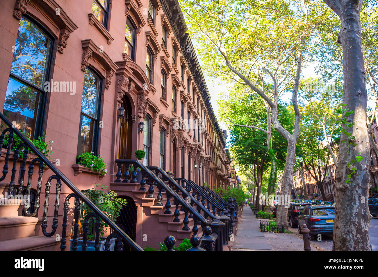 Brownstone steps hi-res stock photography and images - Alamy