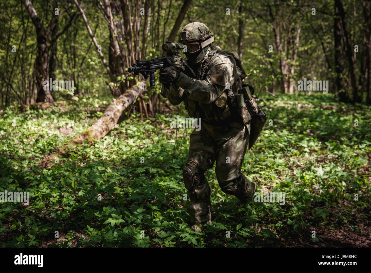 Russian soldier with submachine gun Stock Photo - Alamy
