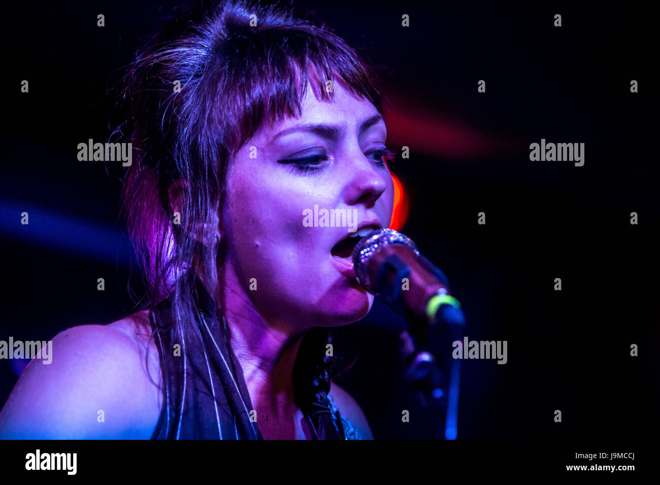 American singer-songwriter Angel Olsen live at Salumeria della Musica ...