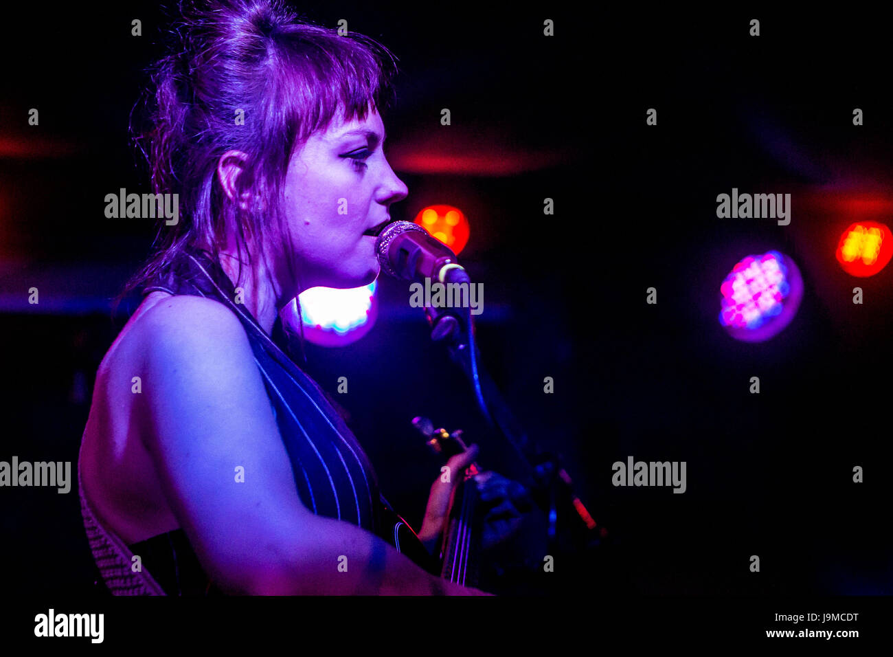 American singer-songwriter Angel Olsen live at Salumeria della Musica ...