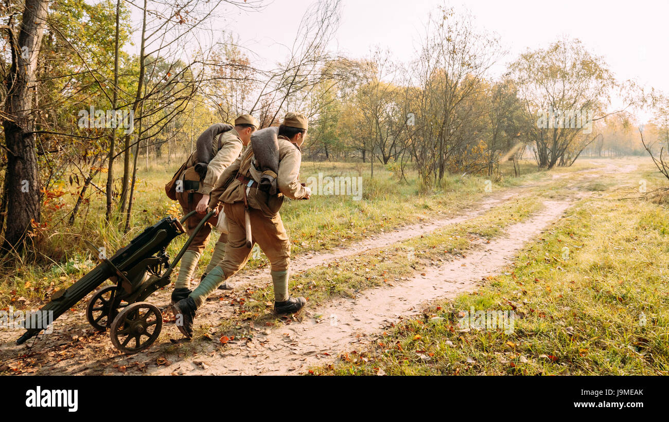 Ww2 Soldier Running High Resolution Stock Photography and Images - Alamy