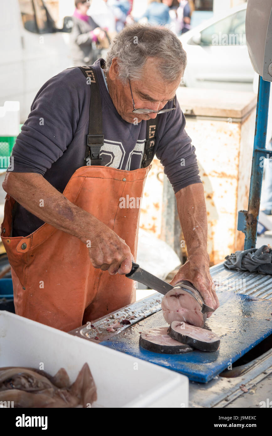 Fishmonger hi-res stock photography and images - Alamy