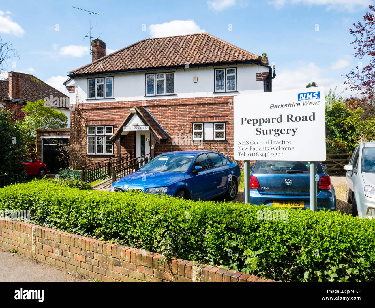 Nhs doctors surgery hi-res stock photography and images - Alamy