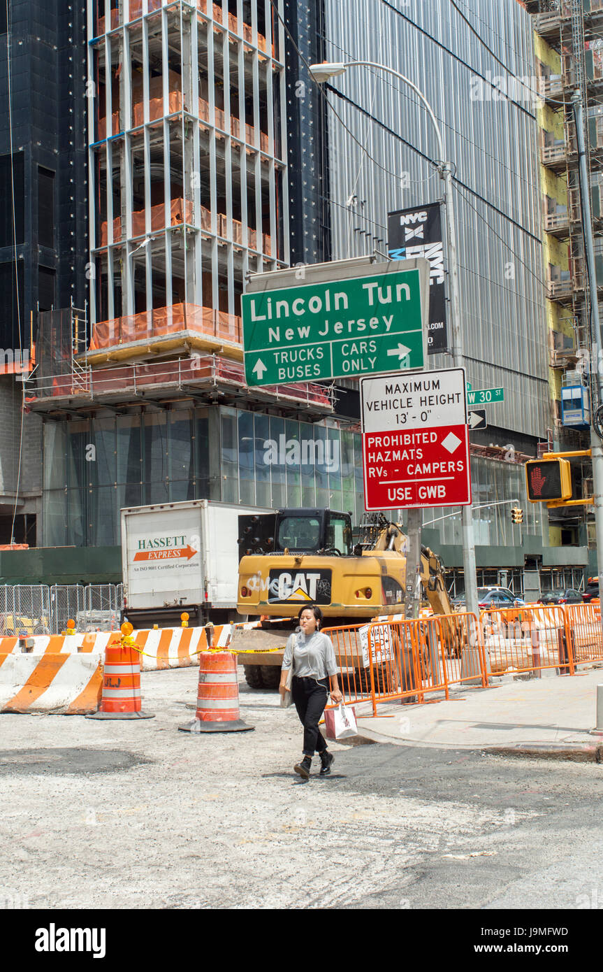 Lincoln tunnel sign hi-res stock photography and images - Alamy