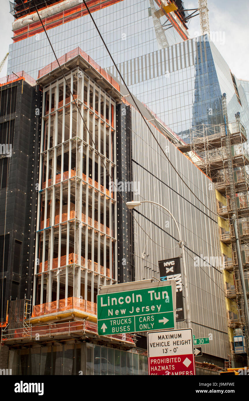 Lincoln tunnel sign hi-res stock photography and images - Alamy