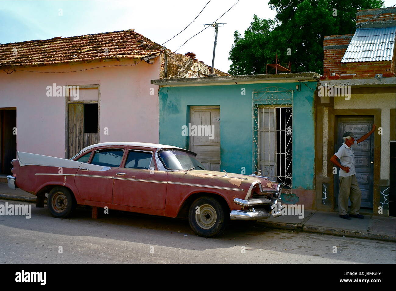 Old american cars in Cuba Stock Photo - Alamy