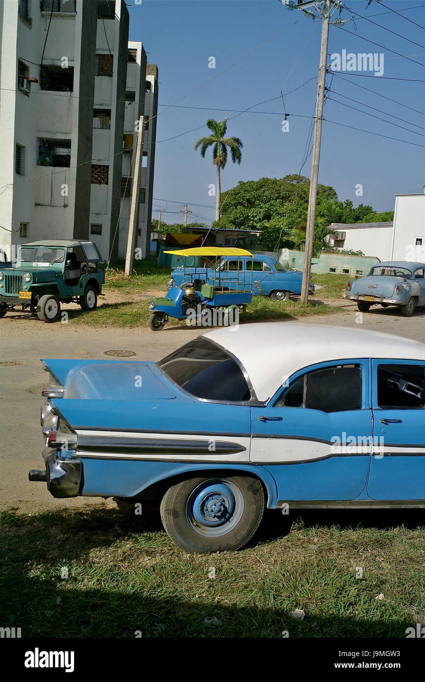 Old american cars in Cuba Stock Photo - Alamy