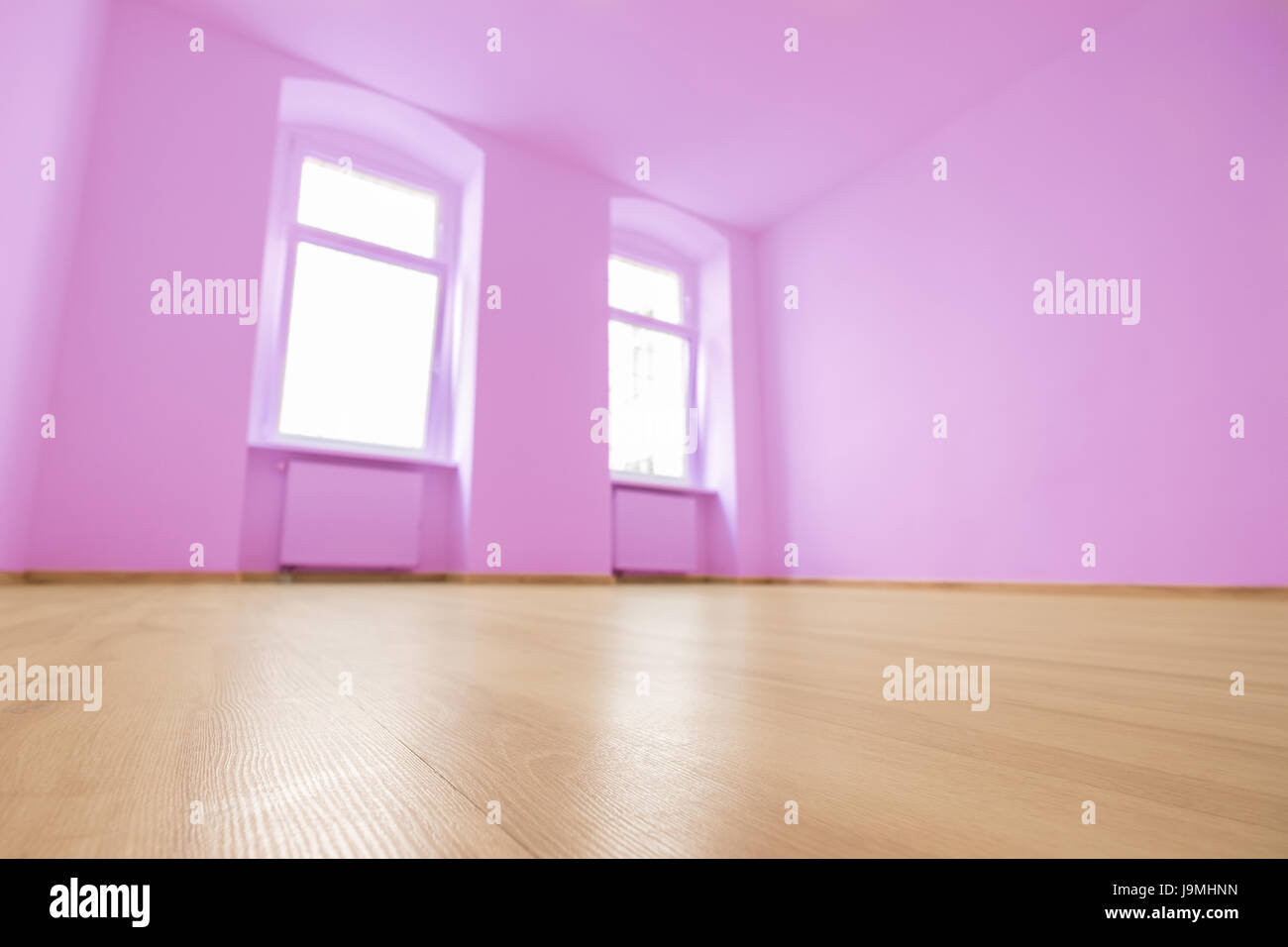 empty room, wooden floor in new apartment Stock Photo - Alamy