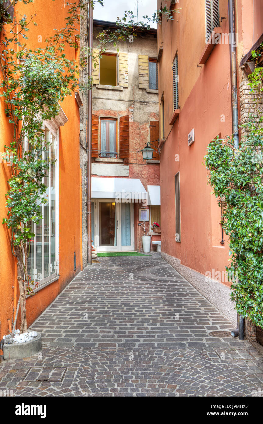 house, building, city, town, style of construction, architecture ...