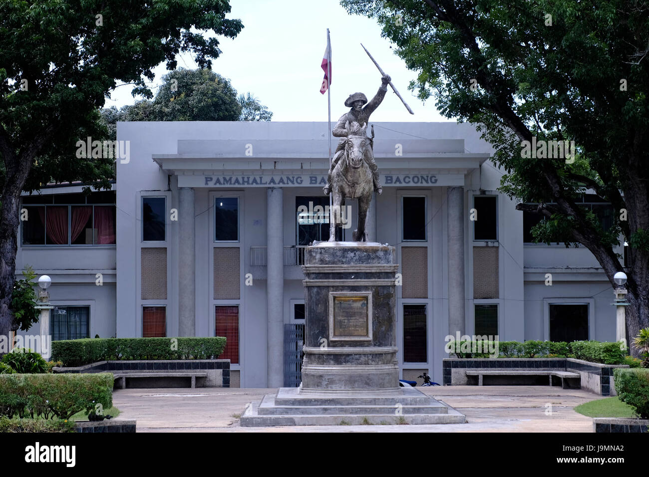 Equestrian statue in honor of General Pantaleon “Leon Kilat” Villegas ...