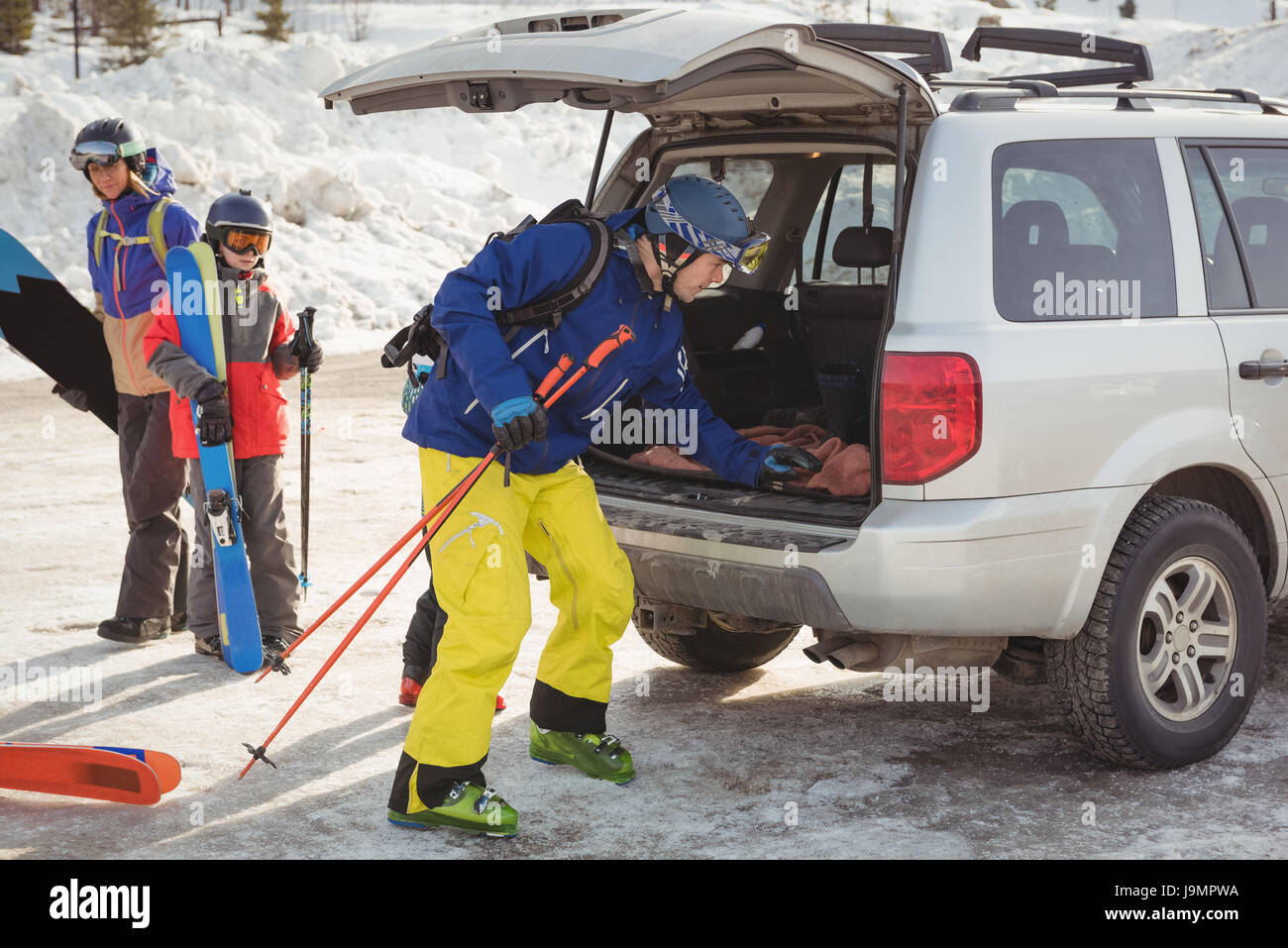 Preparing the pole hi-res stock photography and images - Alamy