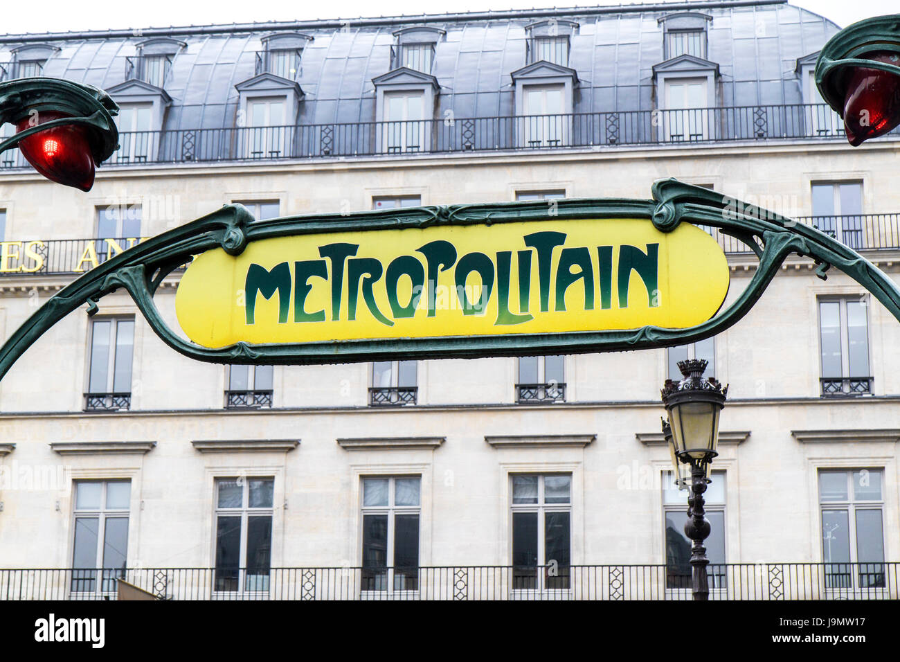 metro sign in paris Stock Photo - Alamy