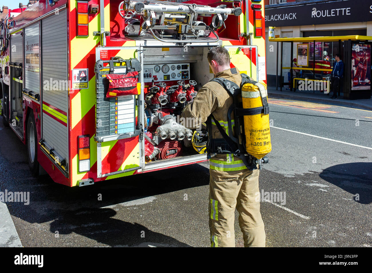 Breathing apparatus hi-res stock photography and images - Alamy