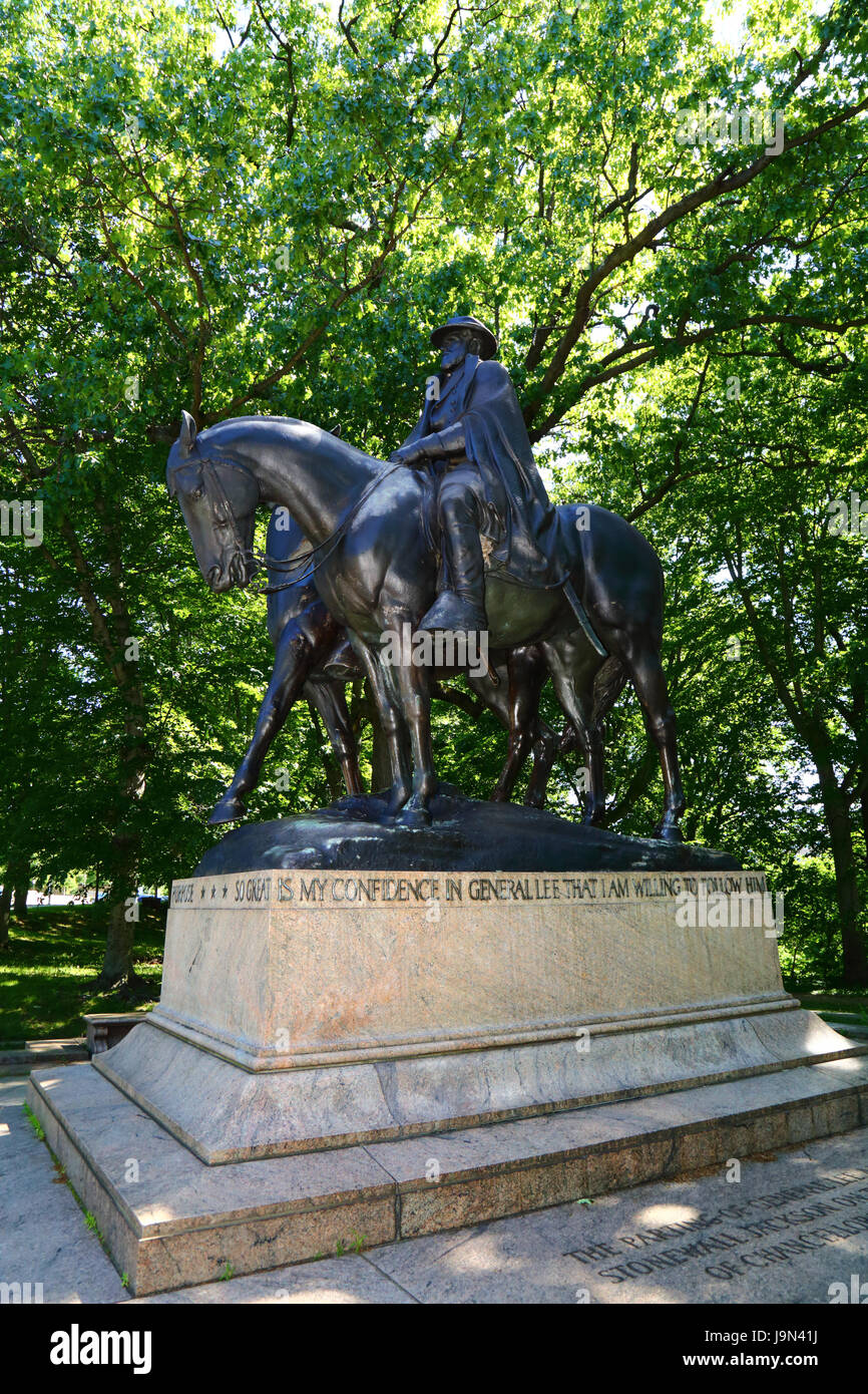 Lee and Jackson monument to Confederate Army leaders Robert E Lee and ...