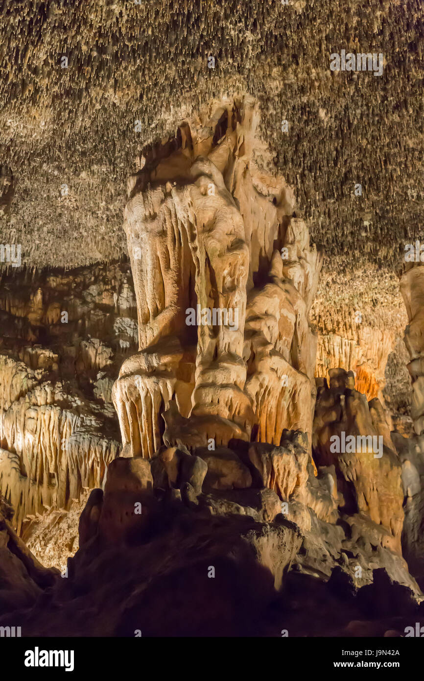 Dripstone cave guevas Drach Mallorca Stock Photo - Alamy