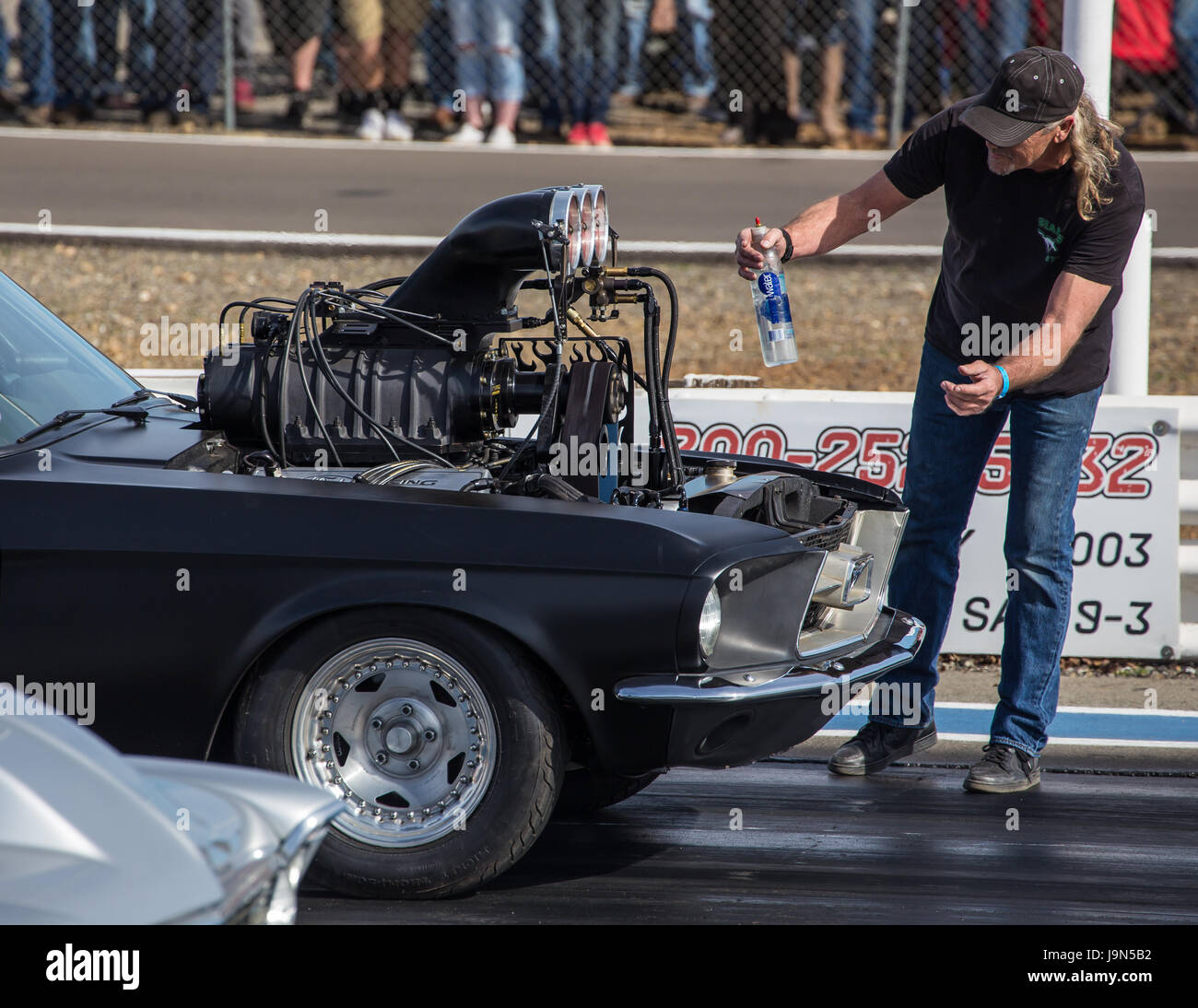 Drag racer with parachute hi-res stock photography and images - Alamy