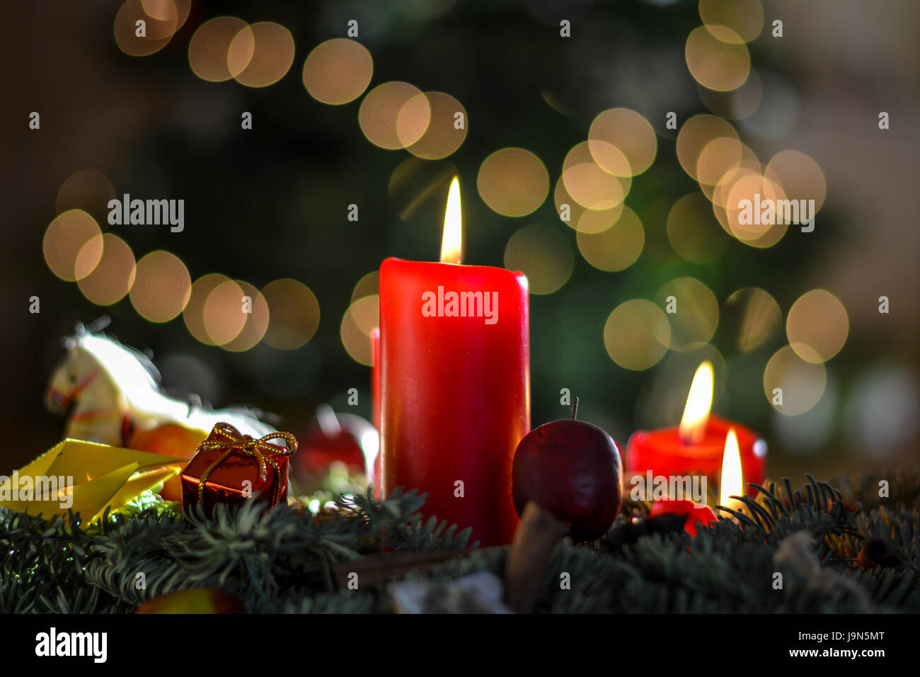 Advent wreath hi-res stock photography and images - Alamy