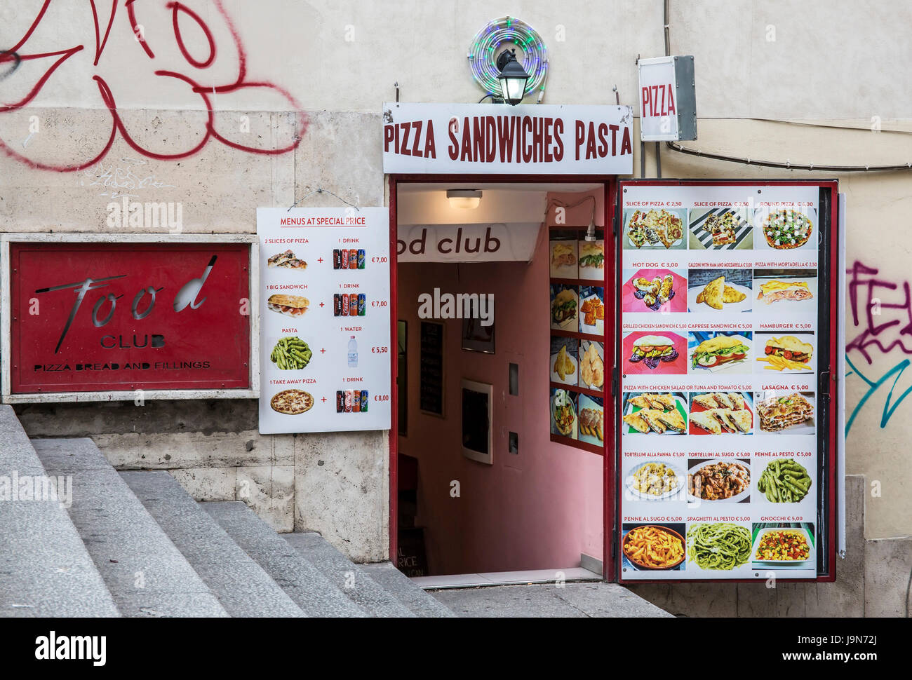 Fast food pasta rome hi-res stock photography and images - Alamy