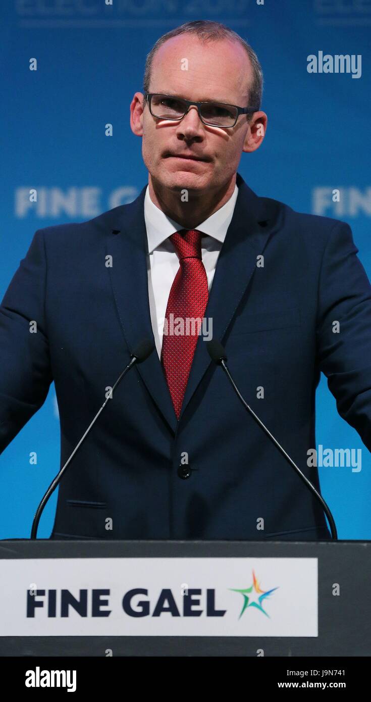 Simon coveney speech hi-res stock photography and images - Alamy