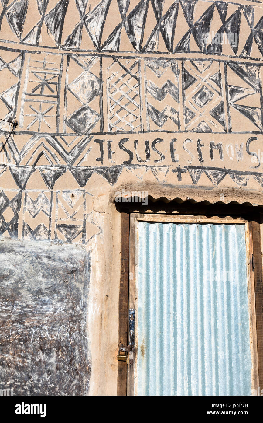 Tiebele hi-res stock photography and images - Alamy