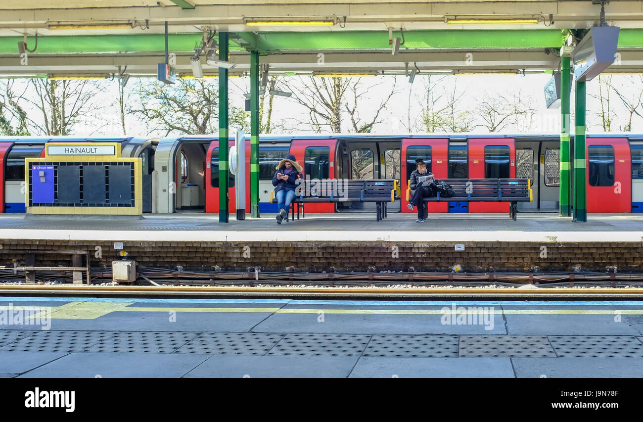 Hainault tube station hi-res stock photography and images - Alamy