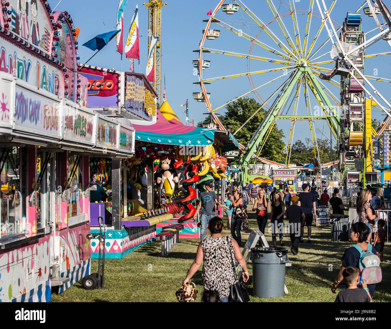 Midway at the county fair Stock Photo - Alamy