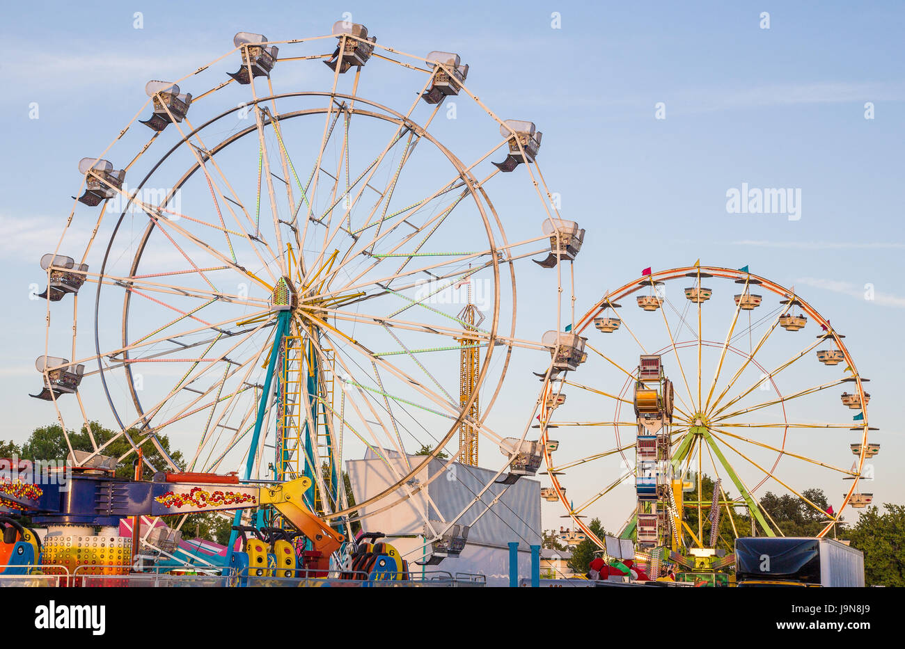 Popular rides at the county fair Stock Photo - Alamy