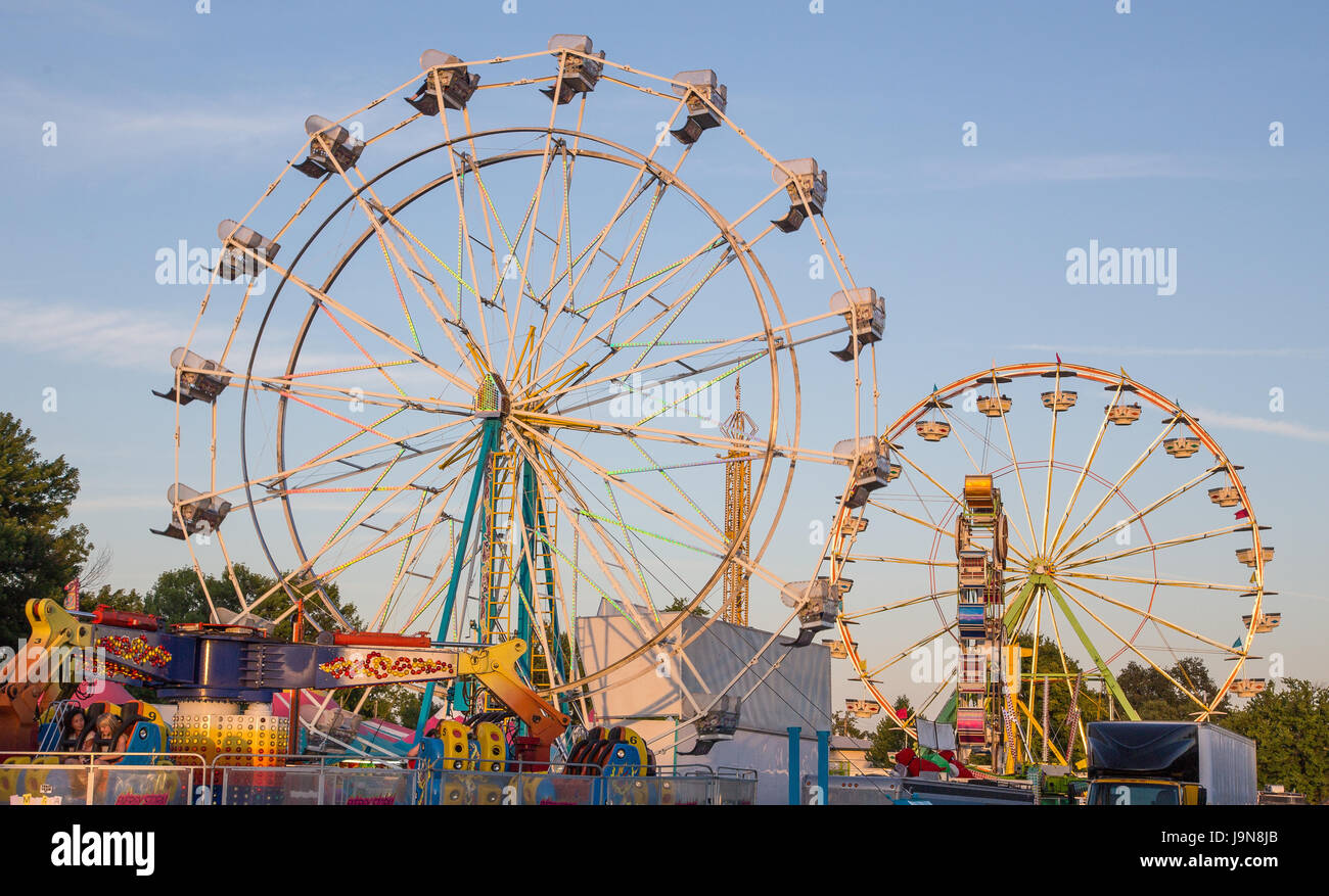 Popular rides at the county fair Stock Photo - Alamy