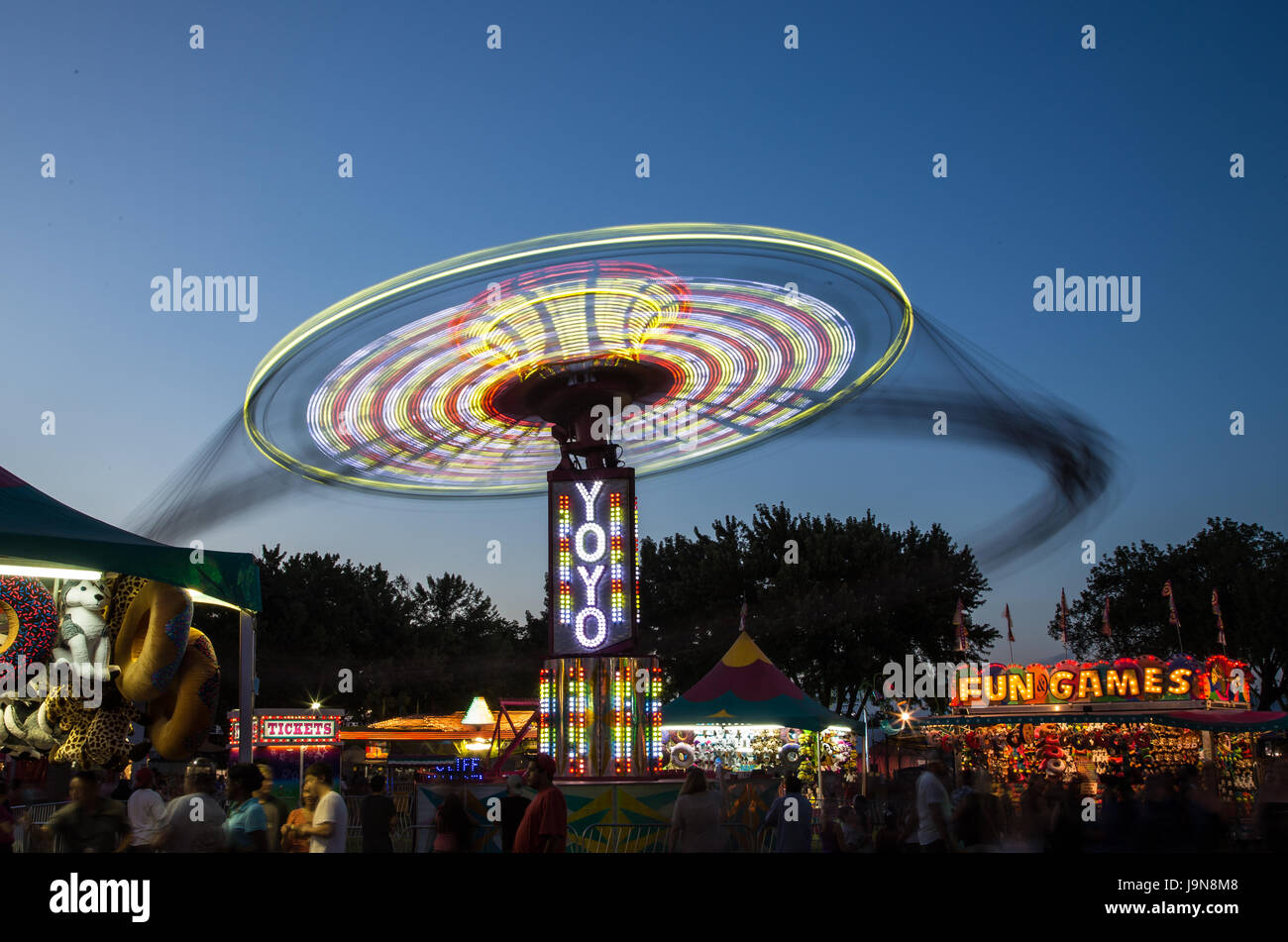 Yo yo carnival ride hi-res stock photography and images - Alamy