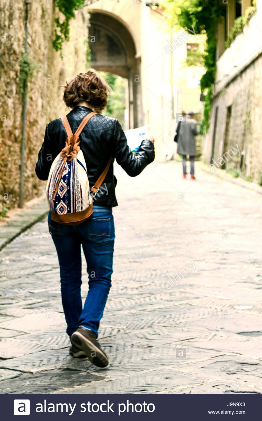 Personas Caminando Stock Photo: 143683627 - Alamy