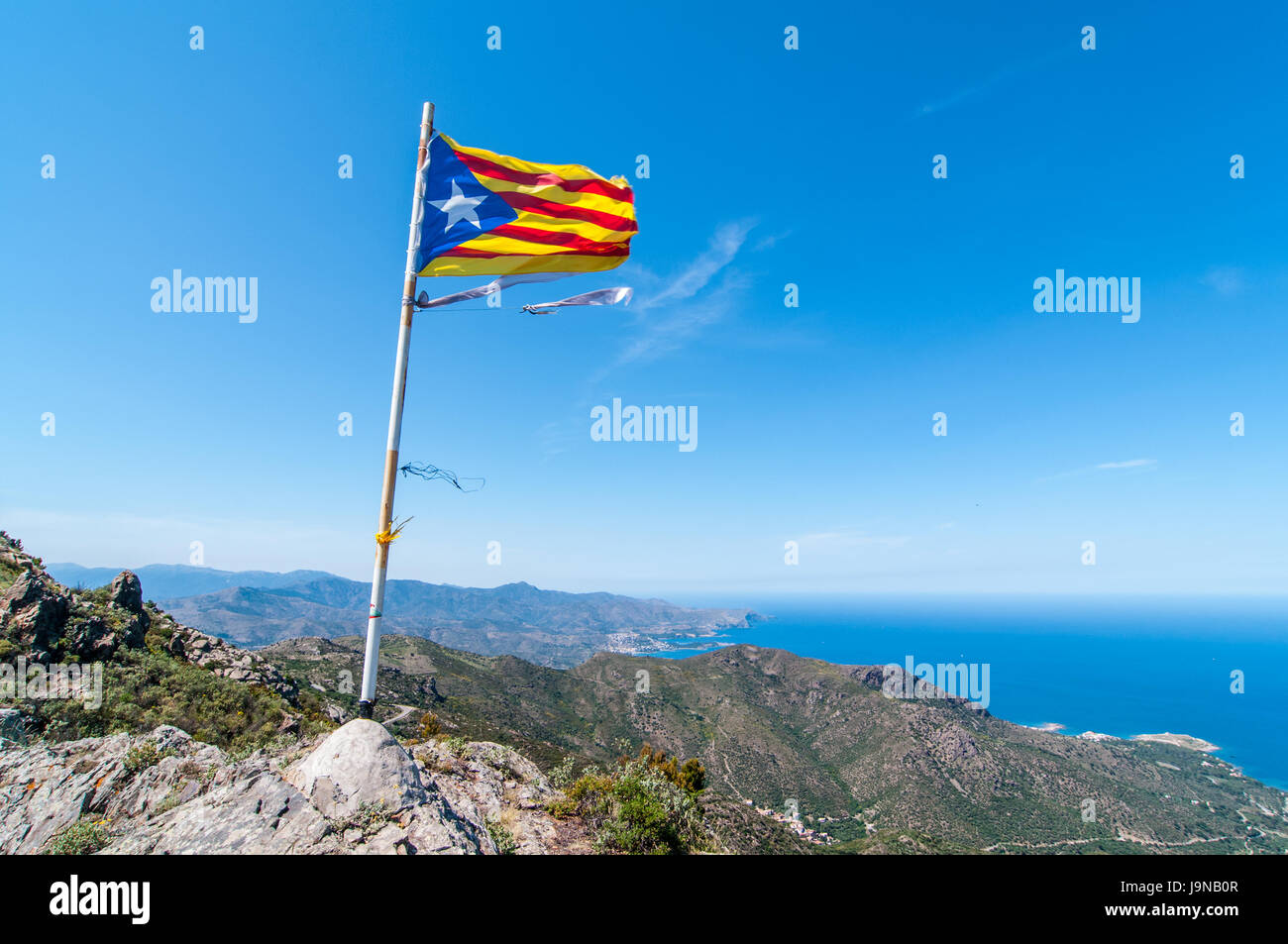 Catalonia flag estelada hi-res stock photography and images - Alamy