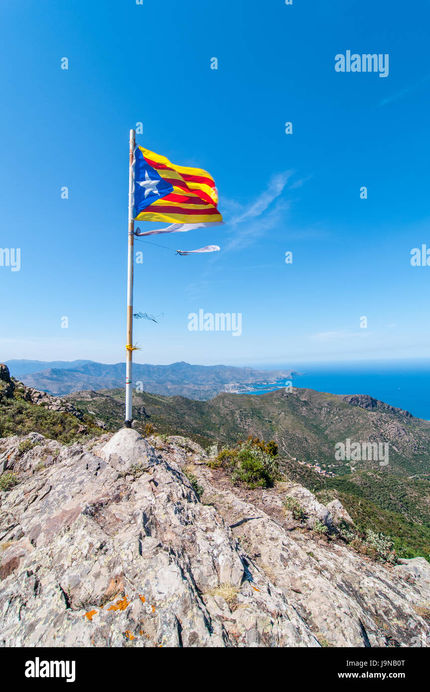 Catalonia flag estelada hi-res stock photography and images - Alamy