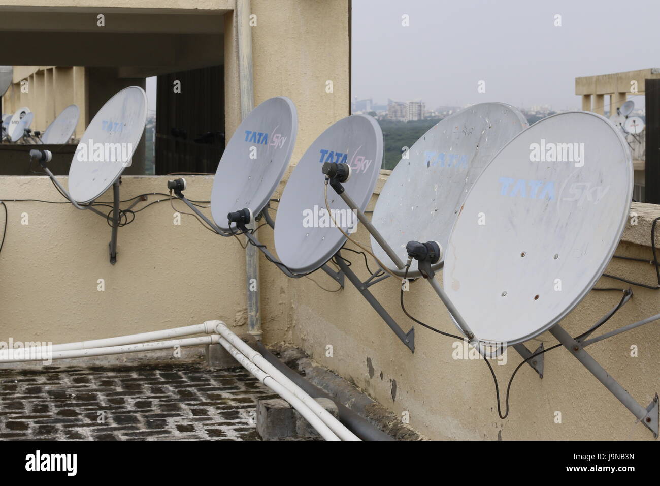 Old satellite dish antenna in hi-res stock photography and images - Alamy