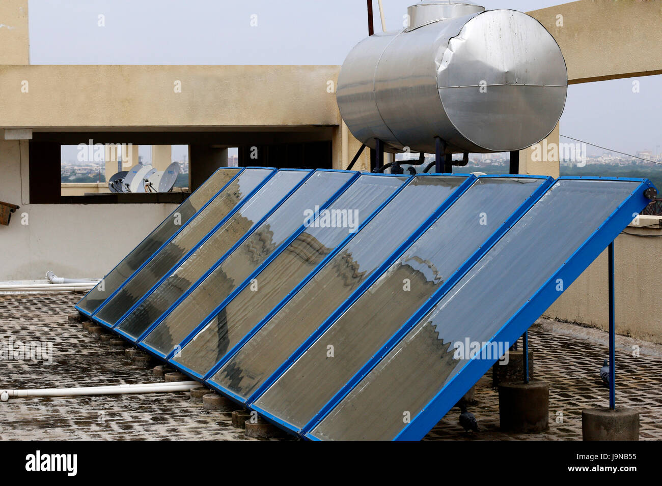 Solar flat panel hi-res stock photography and images - Alamy