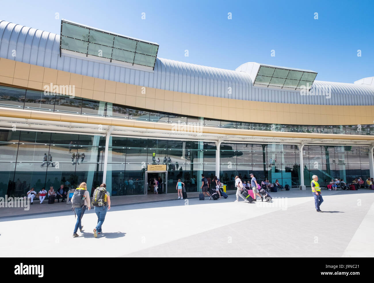 Are Dogs Allowed In Faro Airport