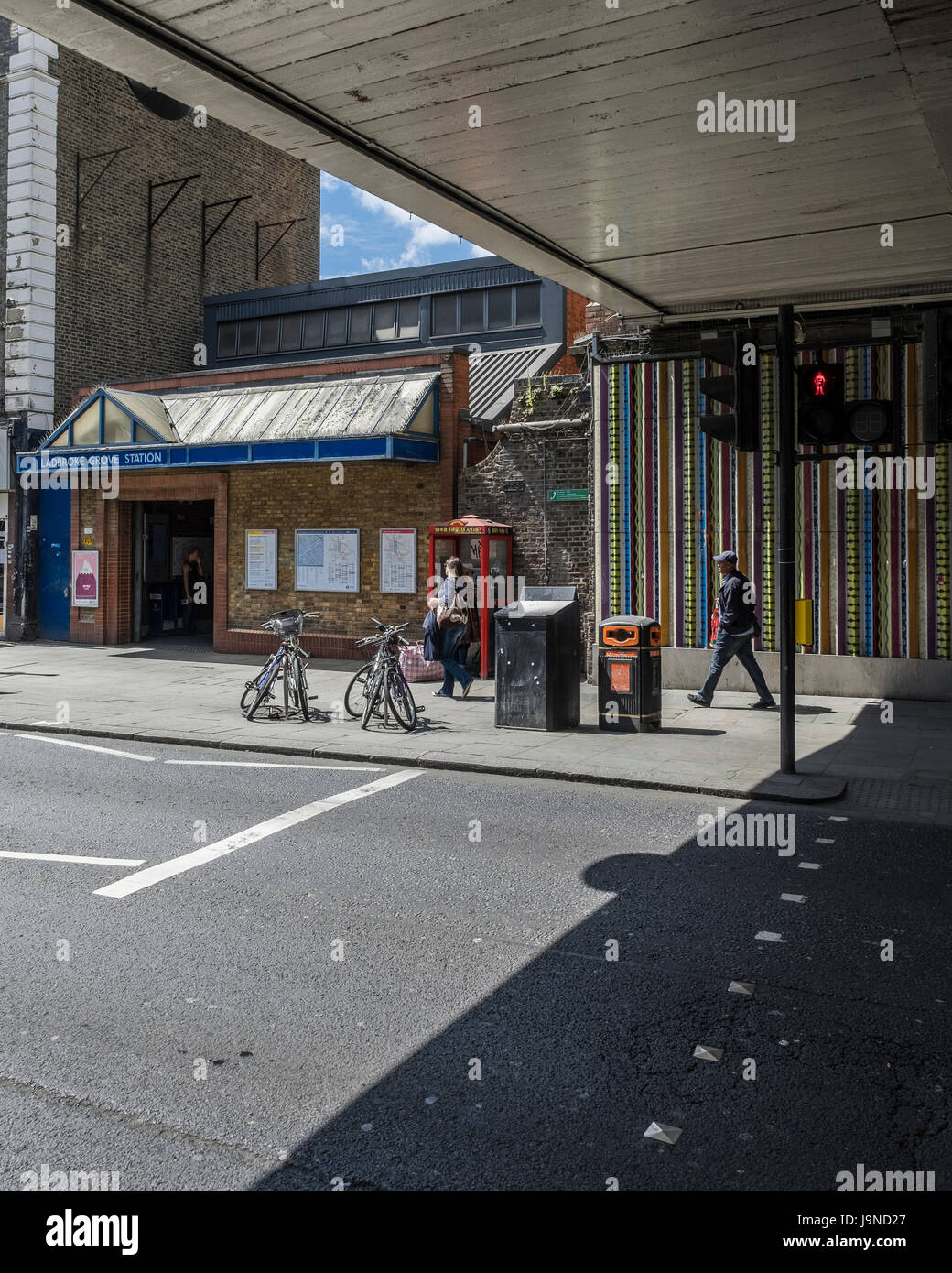 Ladbroke grove underground station hi-res stock photography and images ...