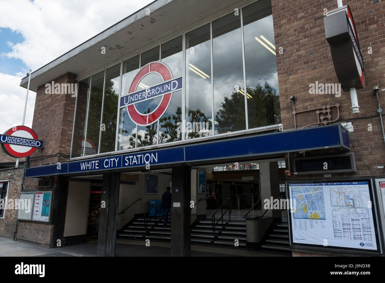 White city tube station hi-res stock photography and images - Alamy