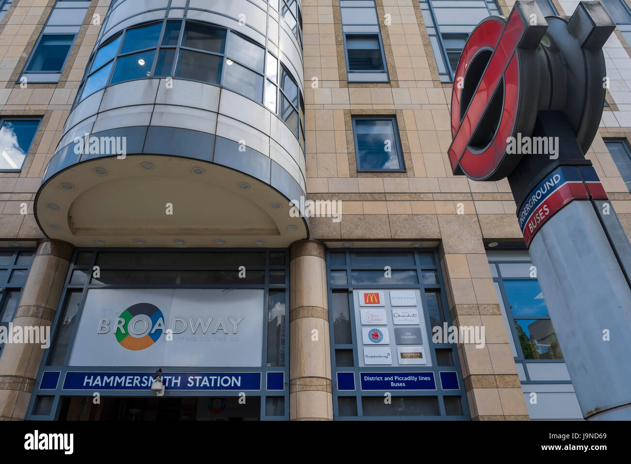 Hammersmith tube station hi-res stock photography and images - Alamy