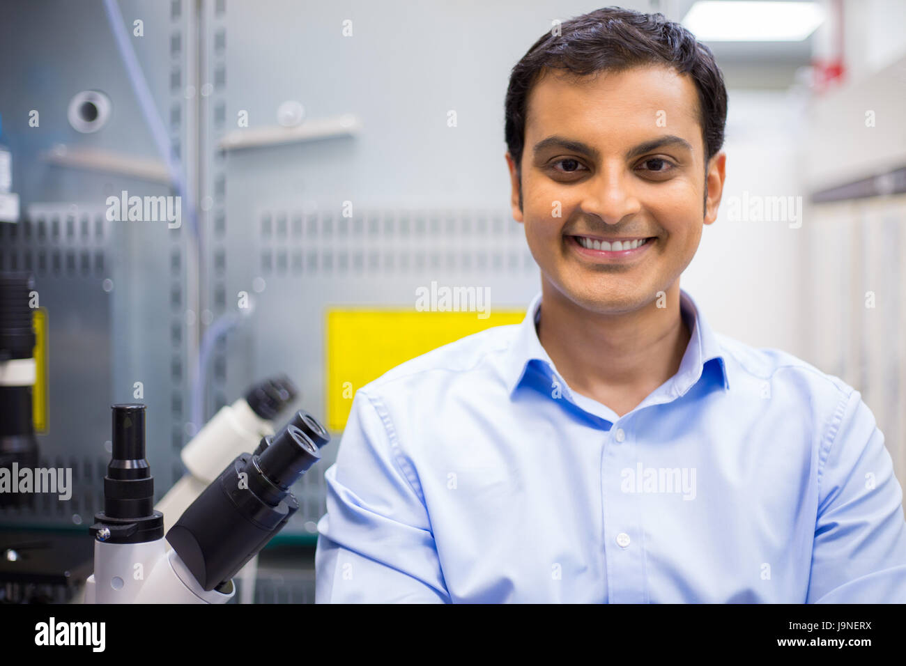 Lab worker cancer hi-res stock photography and images - Alamy