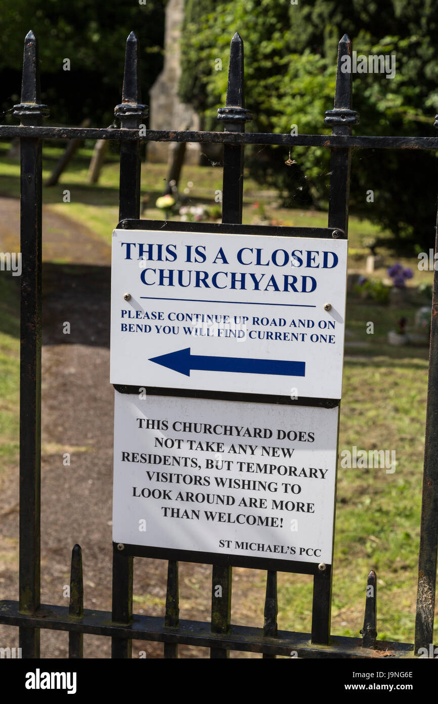 Graveyard sign hi-res stock photography and images - Alamy