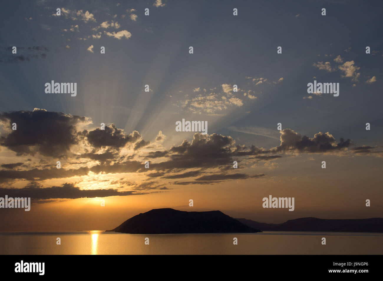 sunset, sunrise, red sky, dusk, dawn, shine, shines, bright, lucent, light Stock Photo - Alamy