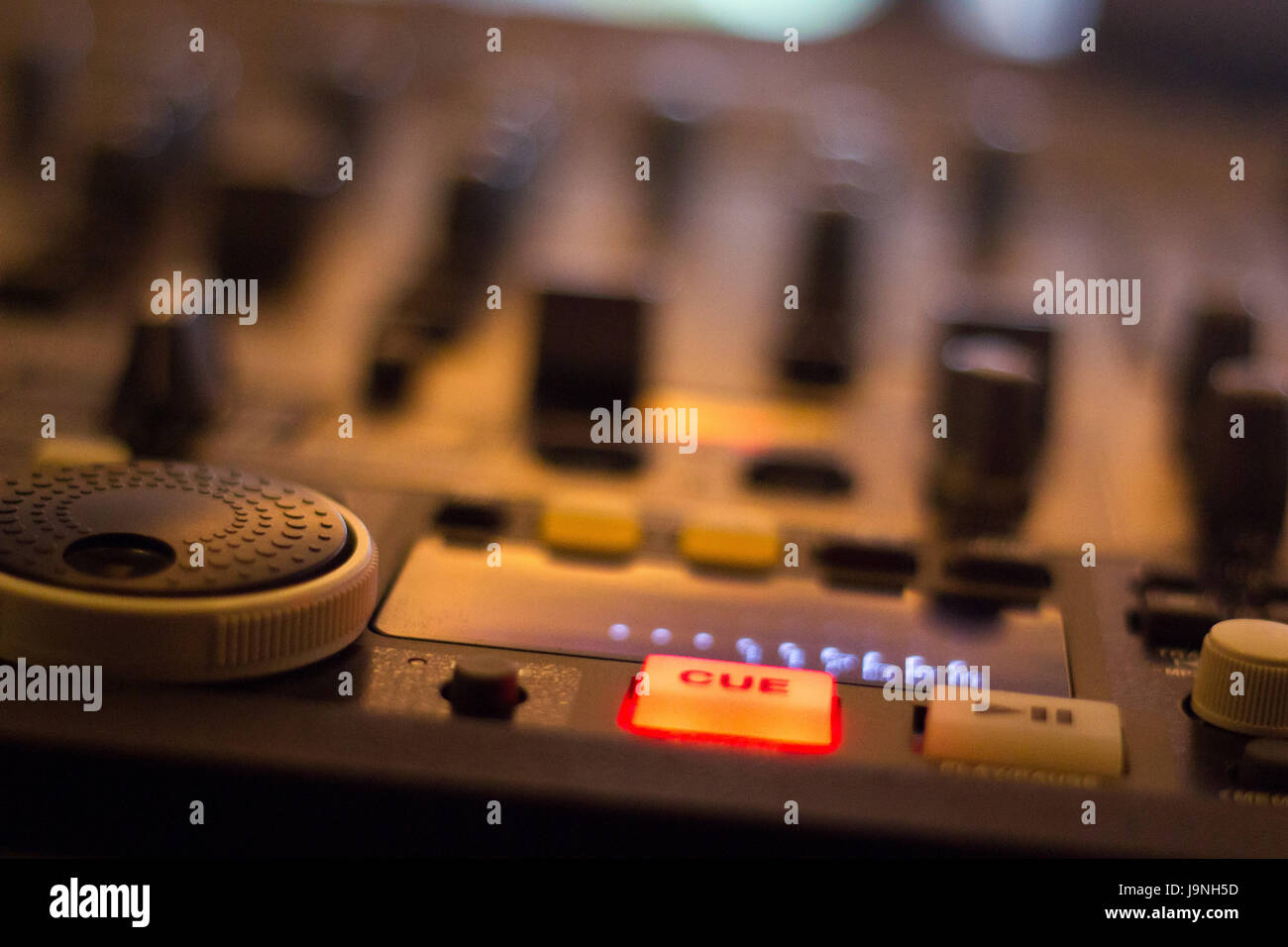 plant, dj, mixer, amplifier, blender, plant, dj, mixer, amplifier ...