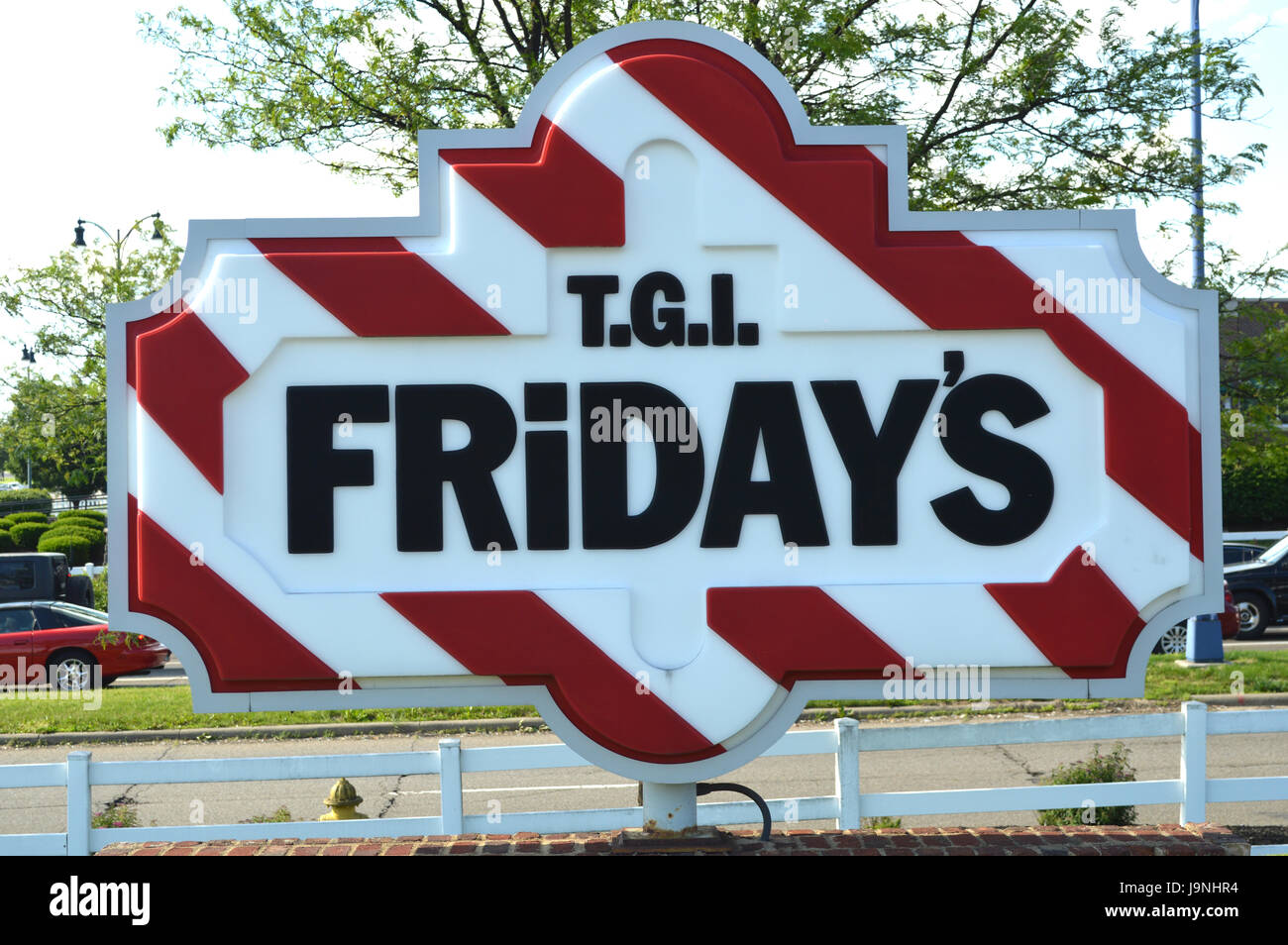 Fridays restaurant family hi-res stock photography and images - Alamy