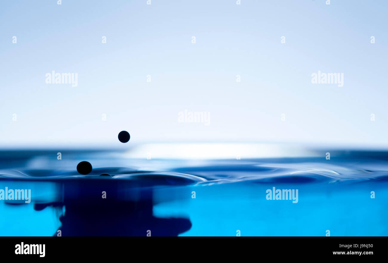 Ink falling hi-res stock photography and images - Alamy